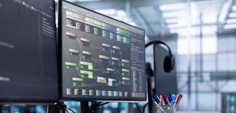 What is System Integrator (SI)? | phoenixNAP IT Glossary