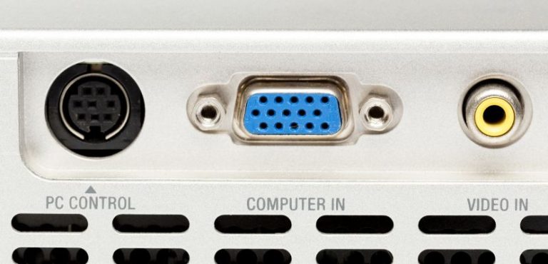 What Is a Female Connector? | phoenixNAP IT Glossary