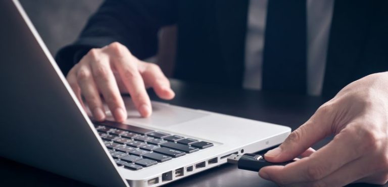 What Is a USB Port? | phoenixNAP IT Glossary