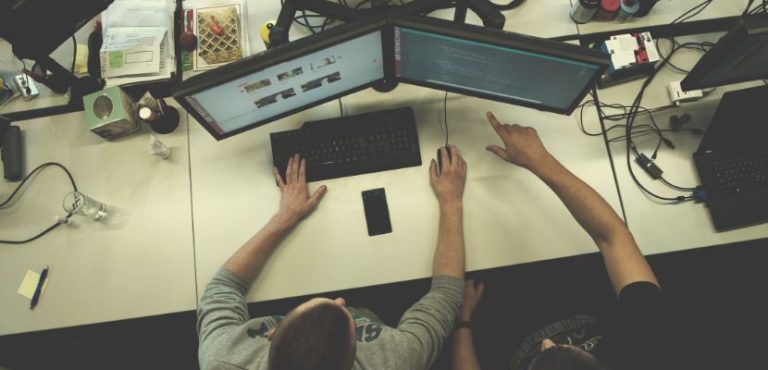 What Is Pair Programming? | phoenixNAP IT Glossary