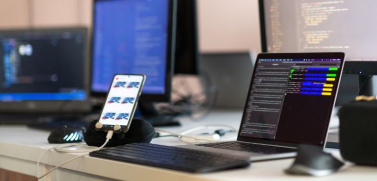 Qu'est-ce qu'un logiciel tiers ? | phoenixNAP Glossaire informatique