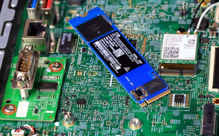 Qu'est-ce qu'un SSD ? | phoenixNAP Glossaire informatique