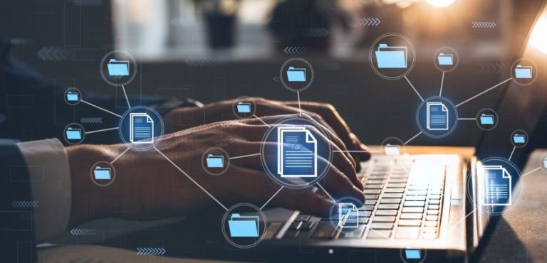 Qu'est-ce qu'un annuaire ? | phoenixNAP Glossaire informatique