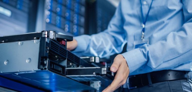 Qu'est-ce qu'un disque dur (disque dur) ? | phoenixNAP Glossaire informatique