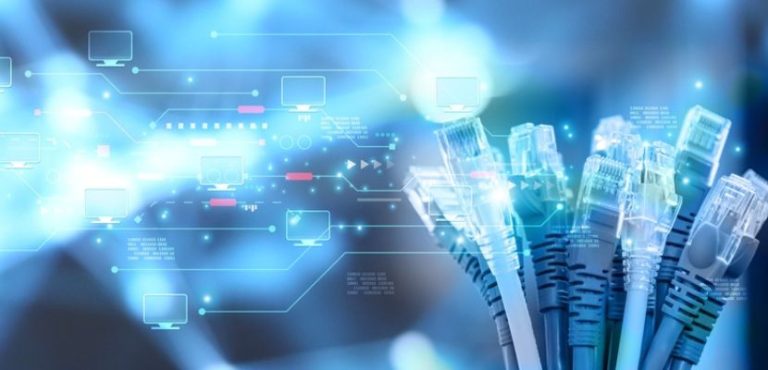 Qu'est-ce qu'un Port ? | phoenixNAP Glossaire informatique